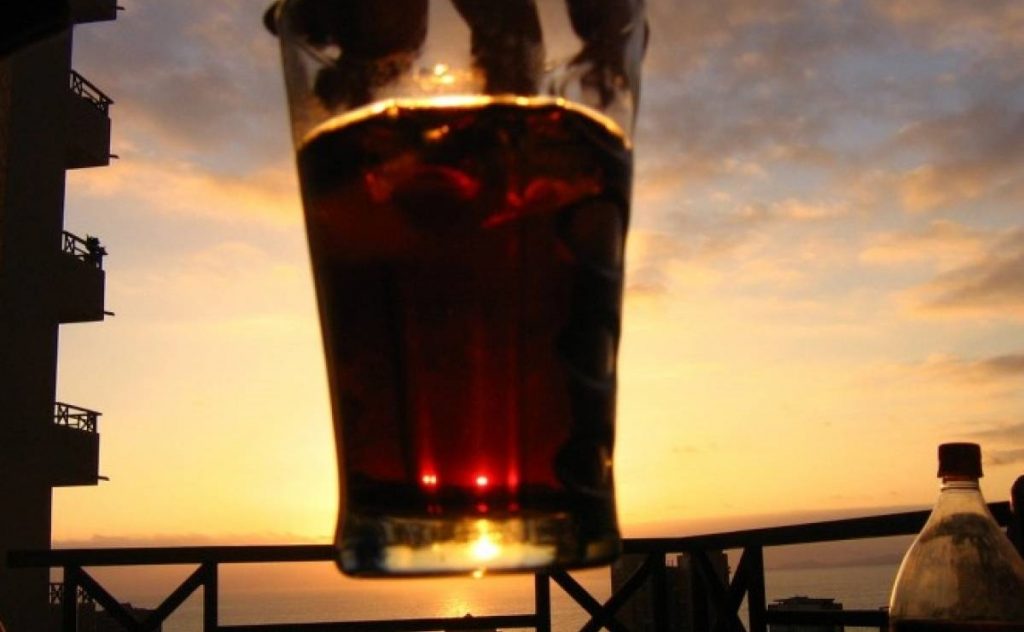 Día de la piscola: Experto entrega tips pa’ que te quede filete