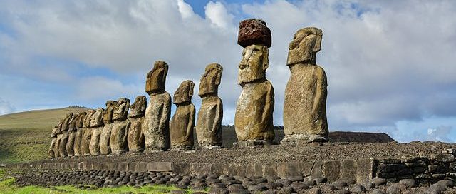 Encuentran un nuevo Moai en Rapa Nui que pasó años sepultado al fondo ...