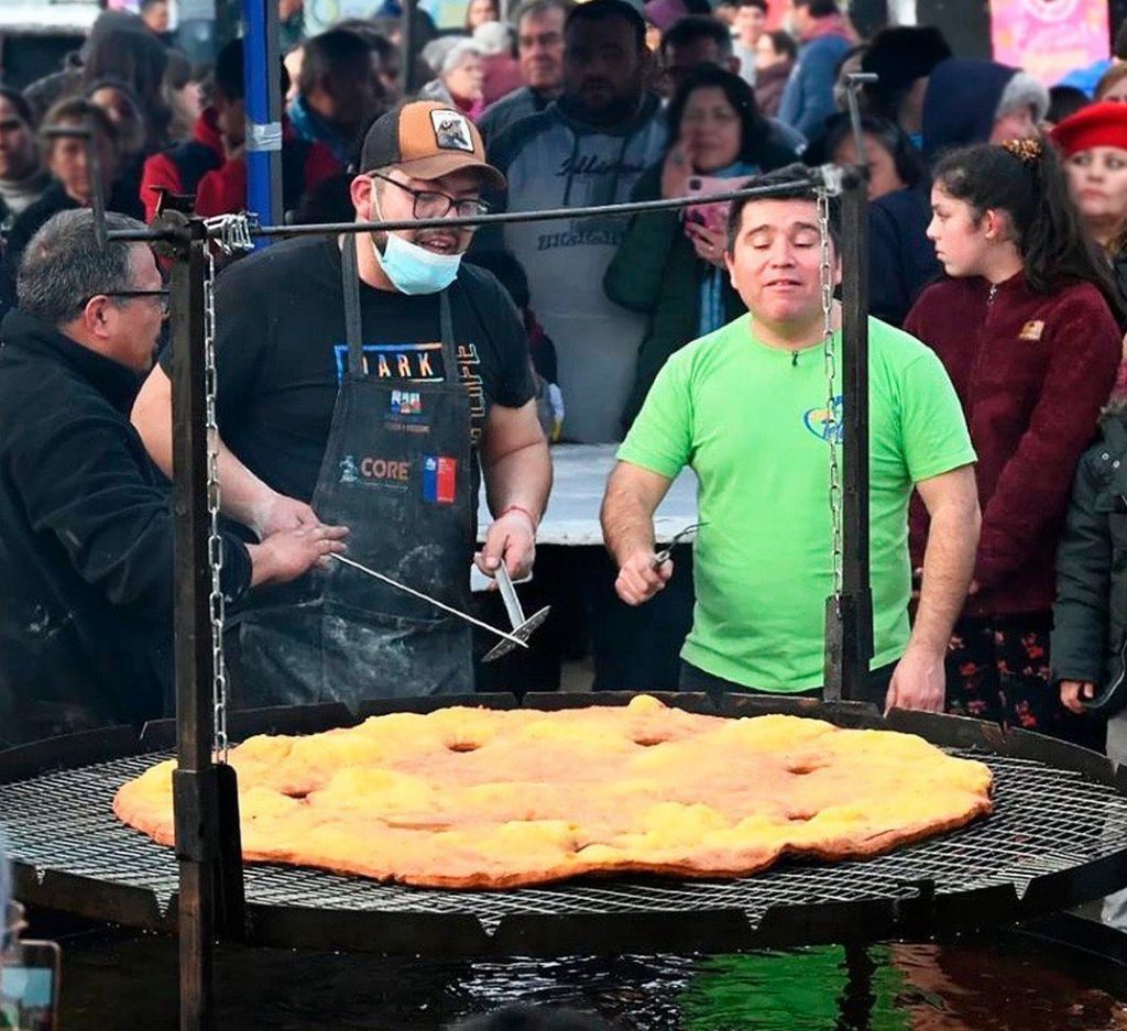 ¿Con mostaza o pebre?: Ya se celebró la fiesta de “la sopaipilla más ...