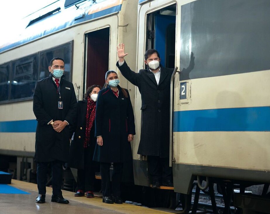 Presidente Boric Anuncia Mejoras Al Transporte Ferroviario En Regiones
