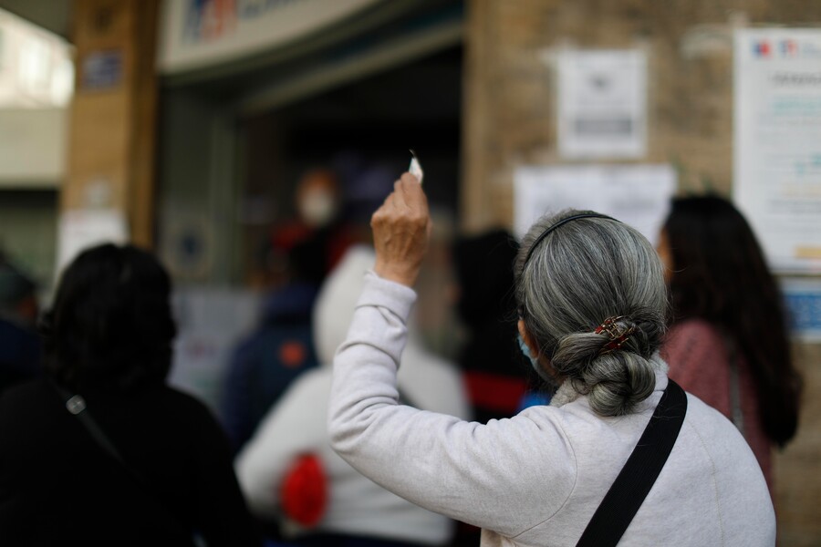 Experto explica la precariedad de la ‘Clase Media’ en Chile