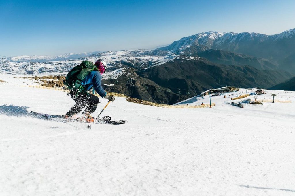 Ski y snowboard en la Región Metropolitana: Los centros y el valor para ...