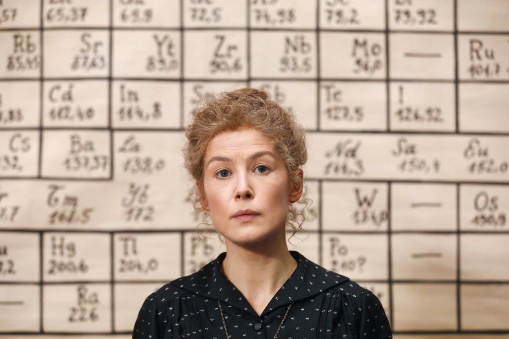 Madame Curie se impone en Chile