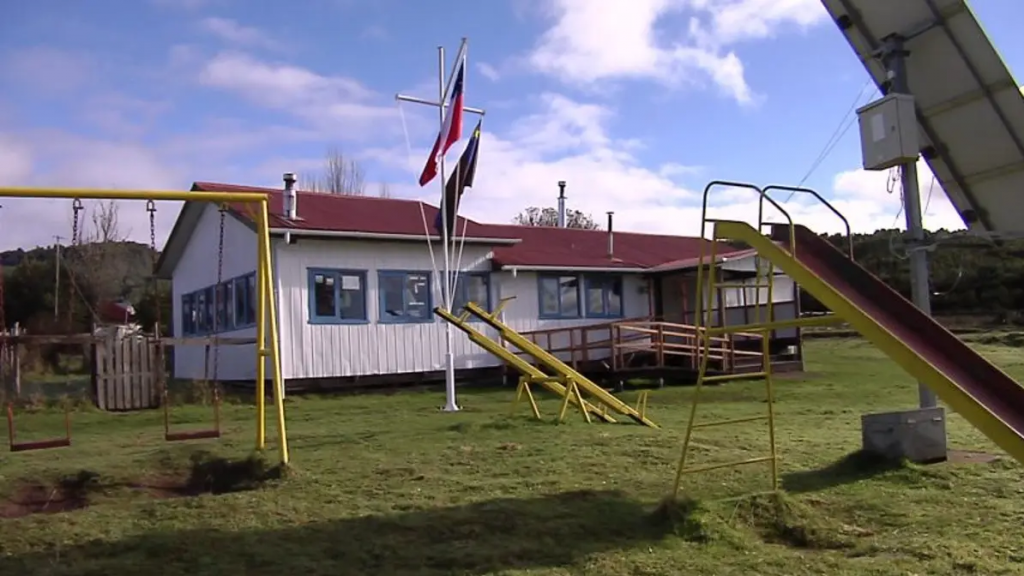 Una dura realidad en pleno 2021: Cuatro de cada 10 colegios rurales en ...