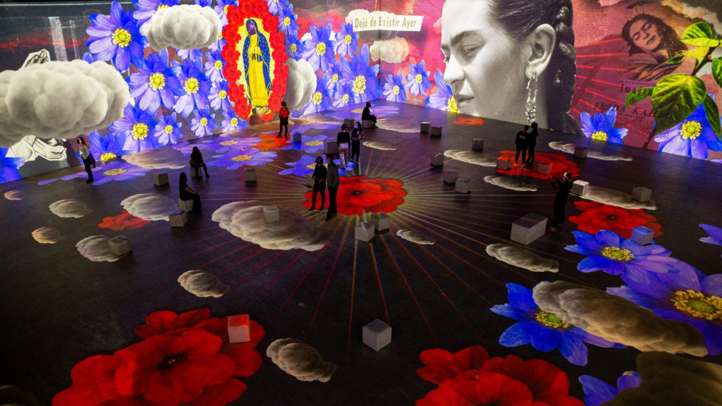 Llega A Chile “frida Kahlo La Vida De Un ícono” La Exposición Inmersiva Que Retrata La Vida Y