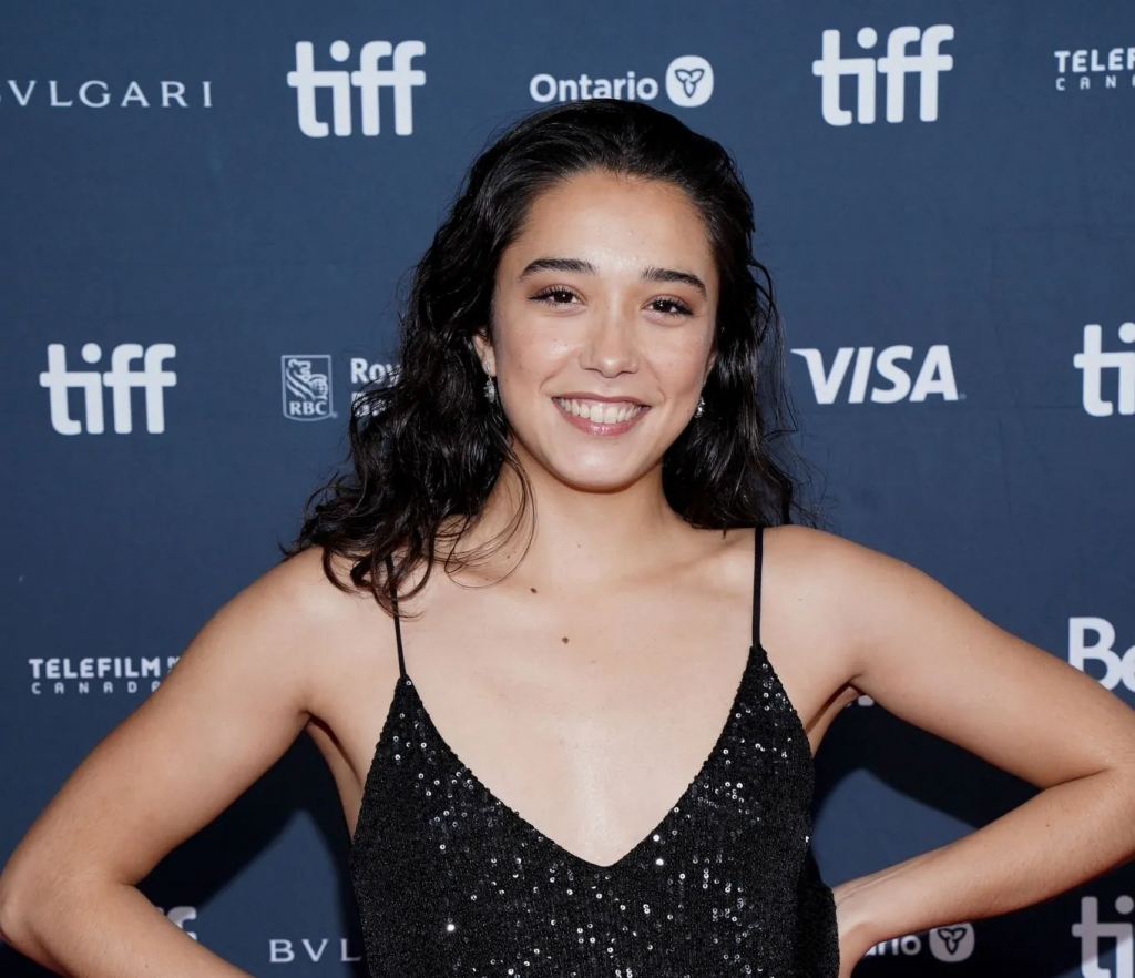 “Sigo celebrando”: Sara Becker, la primera actriz chilena en ser ...